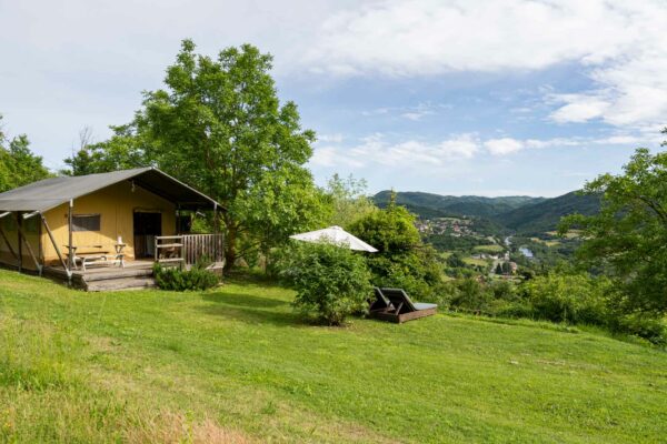 Glamping in Piedmont, spacious and elegant tents with a unique view