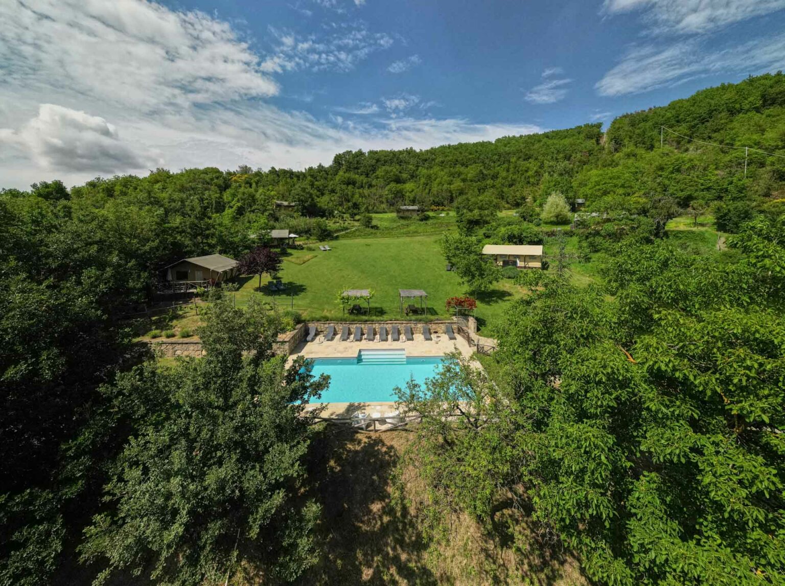 Glamping in Piedmont, spacious and elegant tents with a unique view